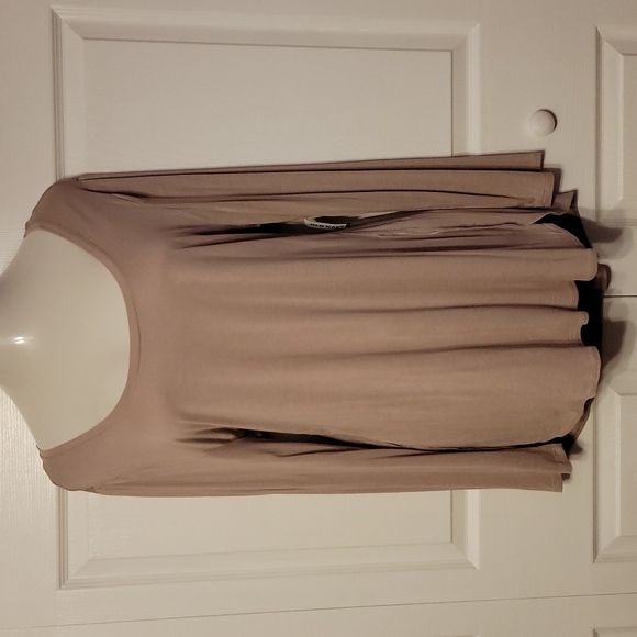 Old Navy | Tops | Nwt Xl Old Navy Tunic Tee Side Split Light Cocoa | Poshmark